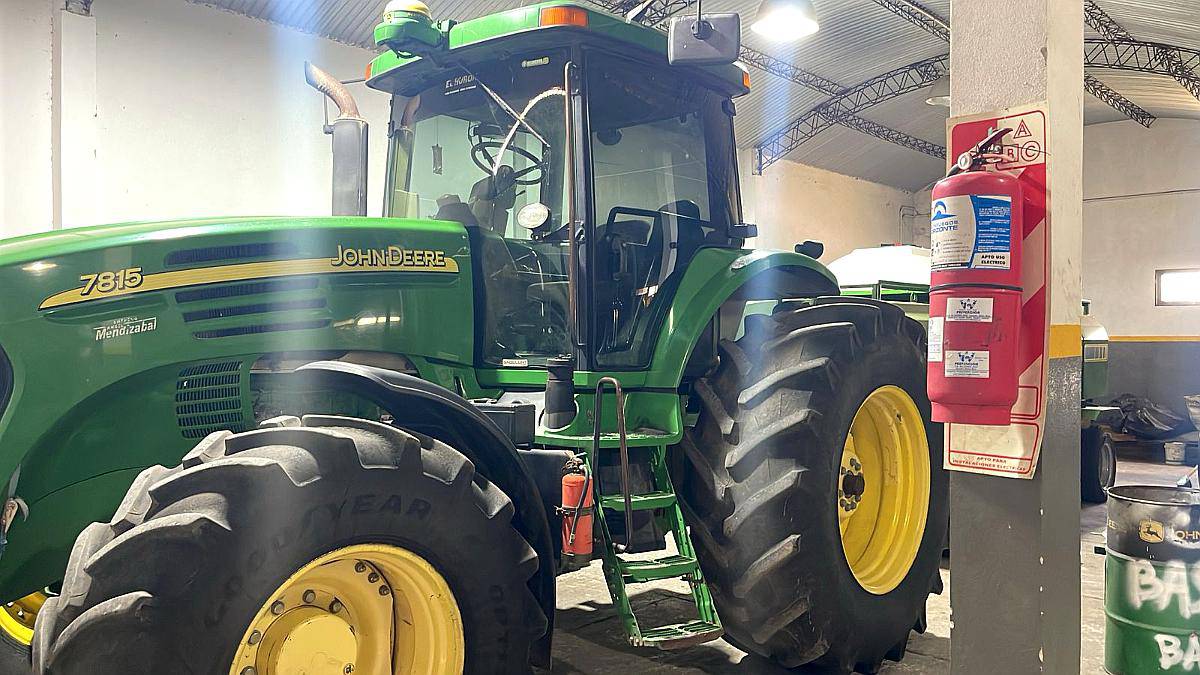 John Deere 7815 año 2006 - Año: 2006 - u$s 120.000 - Agroads