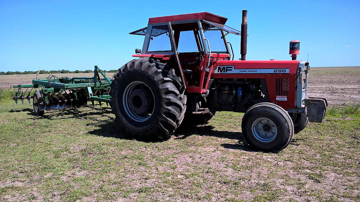 Massey Fergusson 296 con 140 HRS - Año: 1989 - u$s 25.200 - Agroads