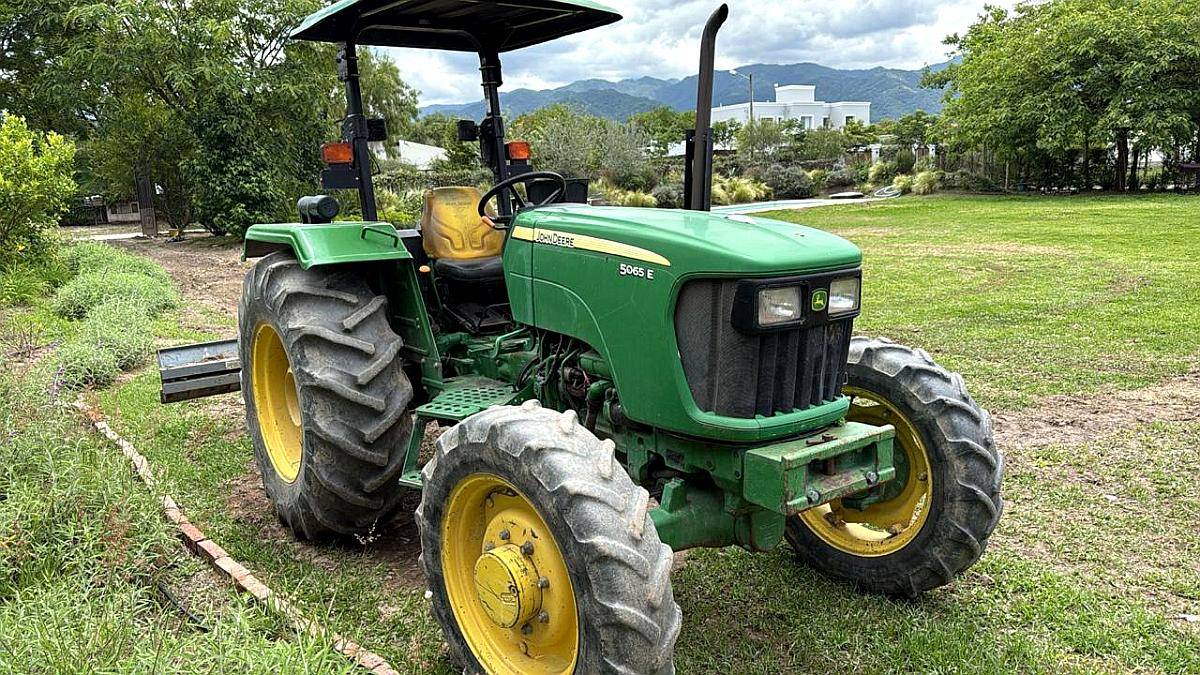 Jhon Deere JD 5065 e Doble Tracción - Año: 2012 - Agroads