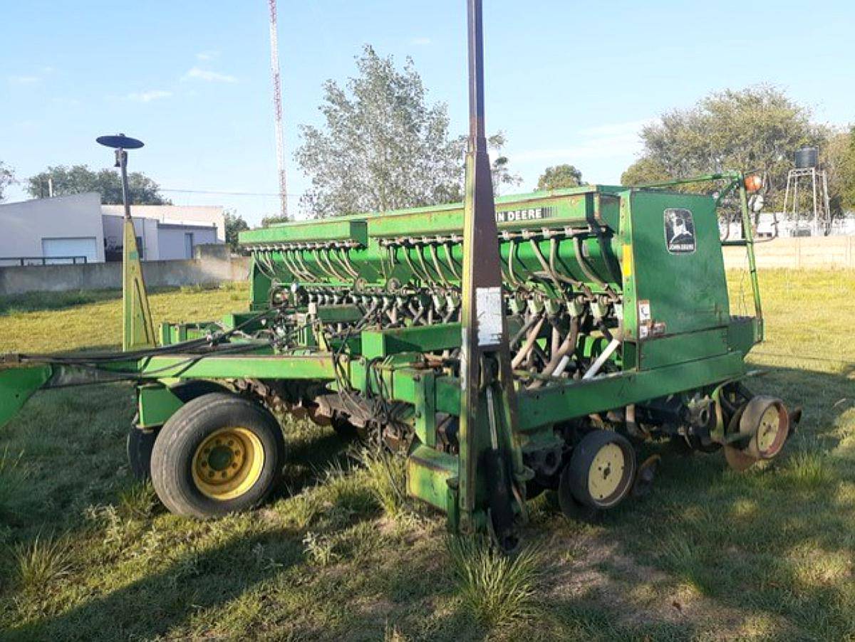 Sembradora John Deere 750 24 a 19cm - Año: 2000 - Agroads