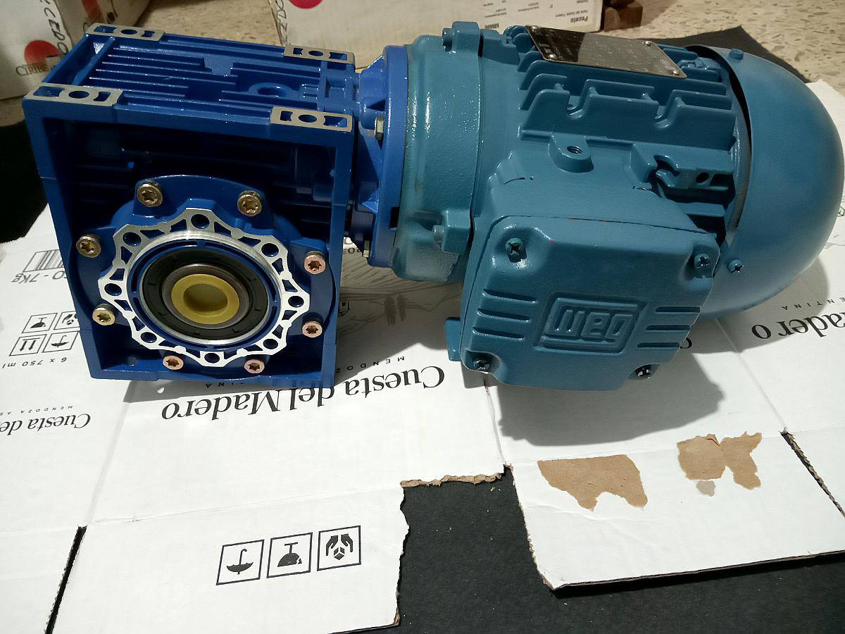 Motorreductor Trifásico 1hp Relación 1:7,5 / 187rpm - Agroads (cod: 933529)