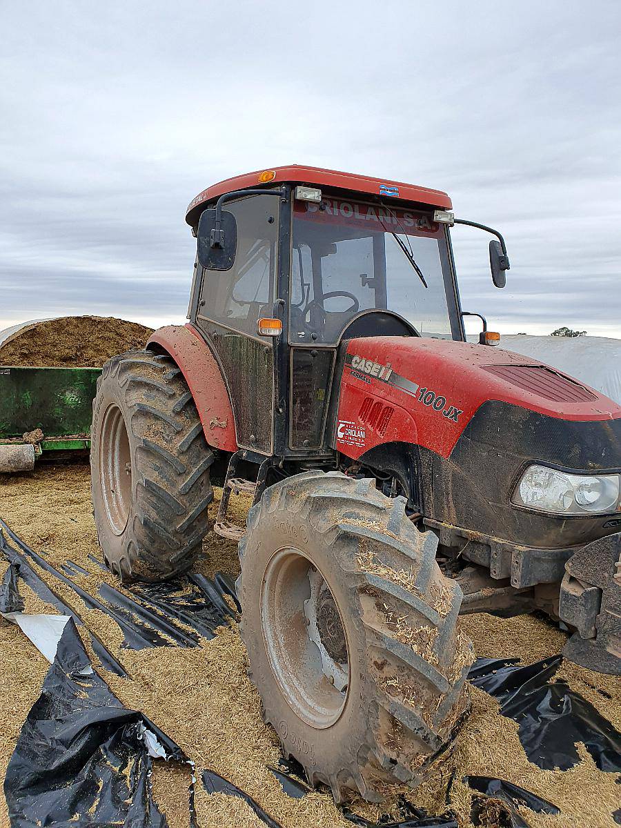 Case JX 100 Farmall - Año: 2016 - Agroads