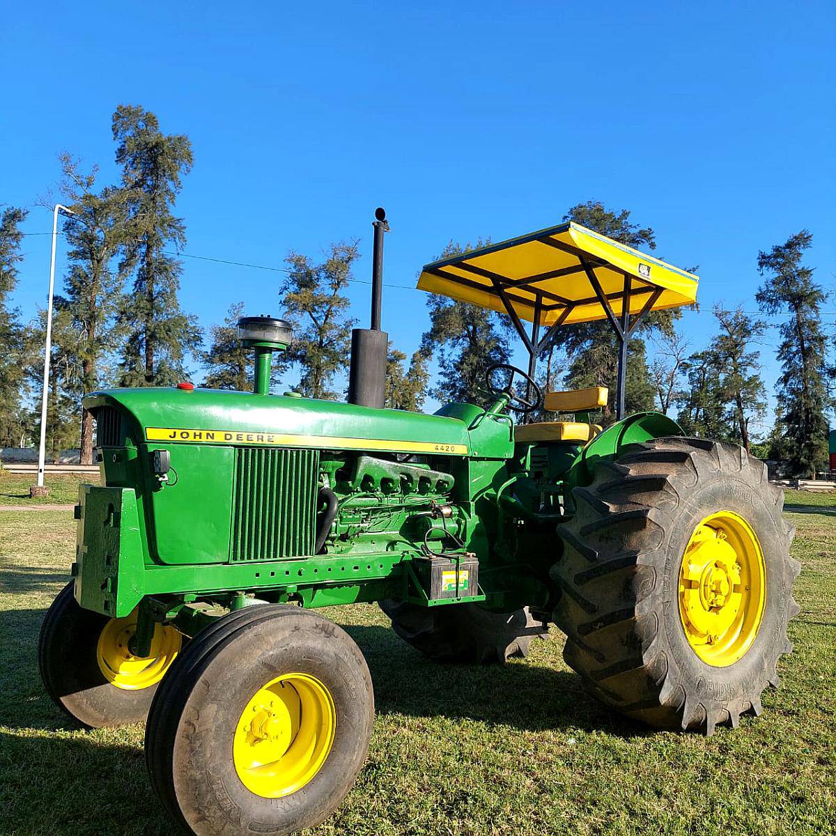 John Deere 4420 - 105 HP - 1100x16 /// 23.1x30 - Año: 1972 - Agroads