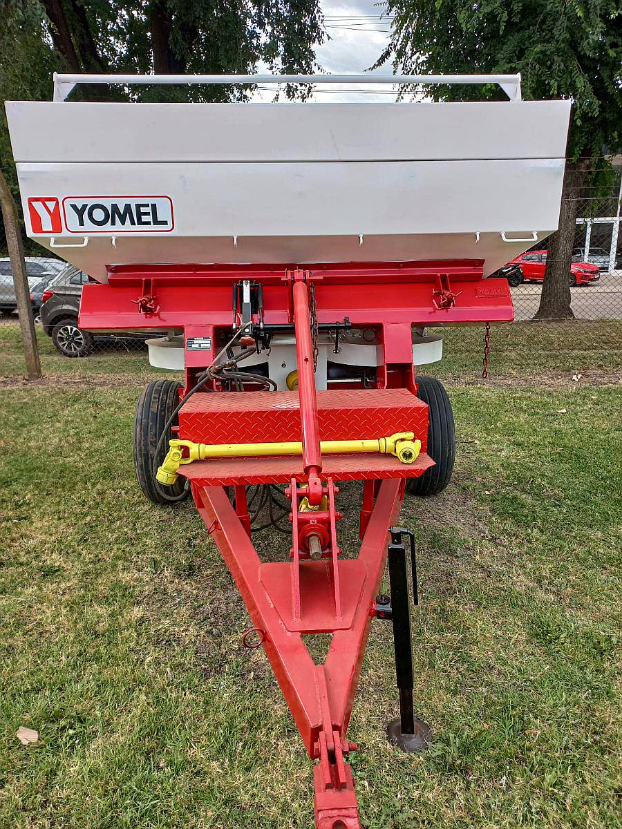 Fertilizadora Yomel Modelo 2022 a Reparada. - Año: 2014 - Agroads