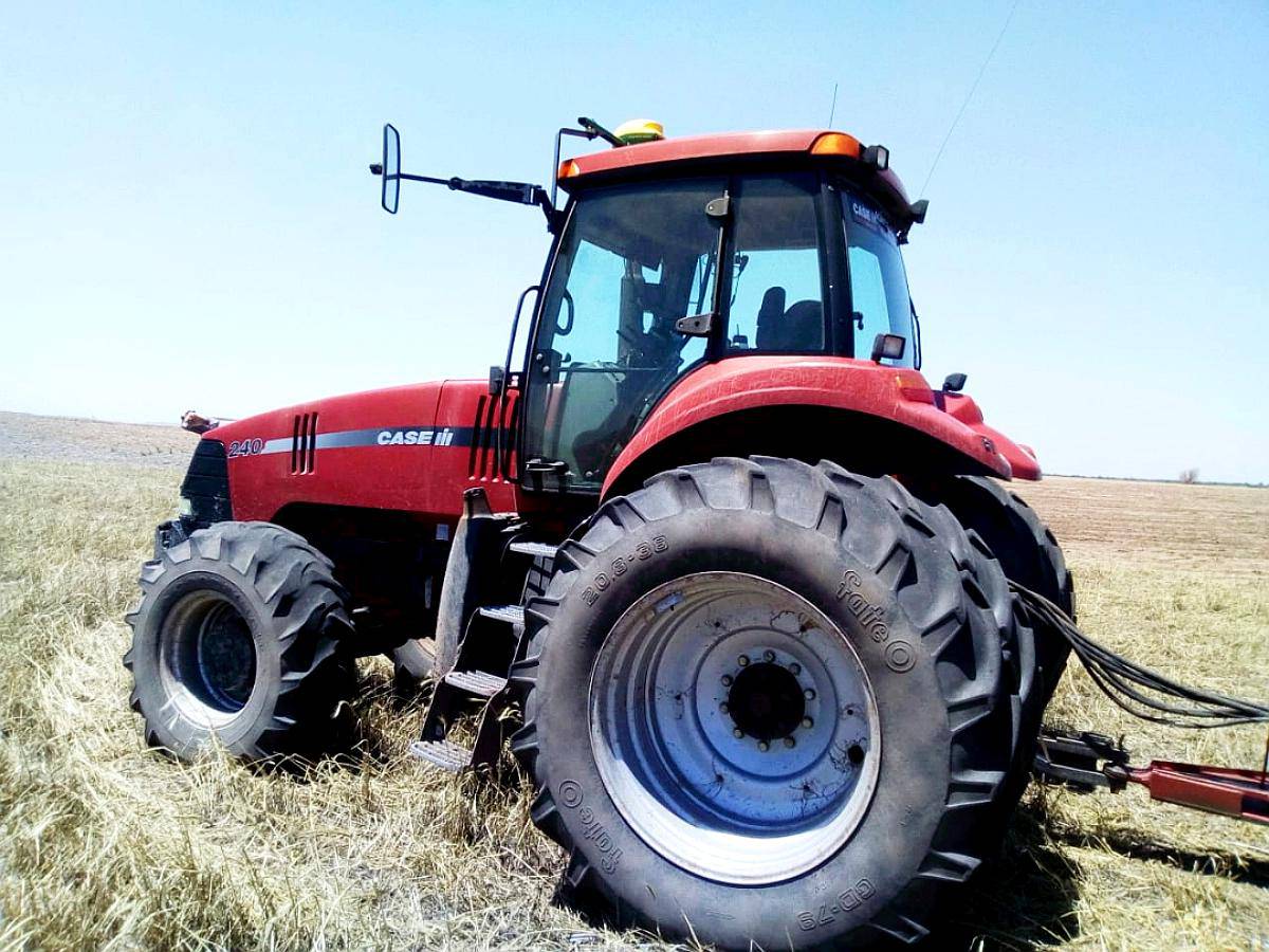 Case IH 240 año 2011 - Año: 2011 - Agroads