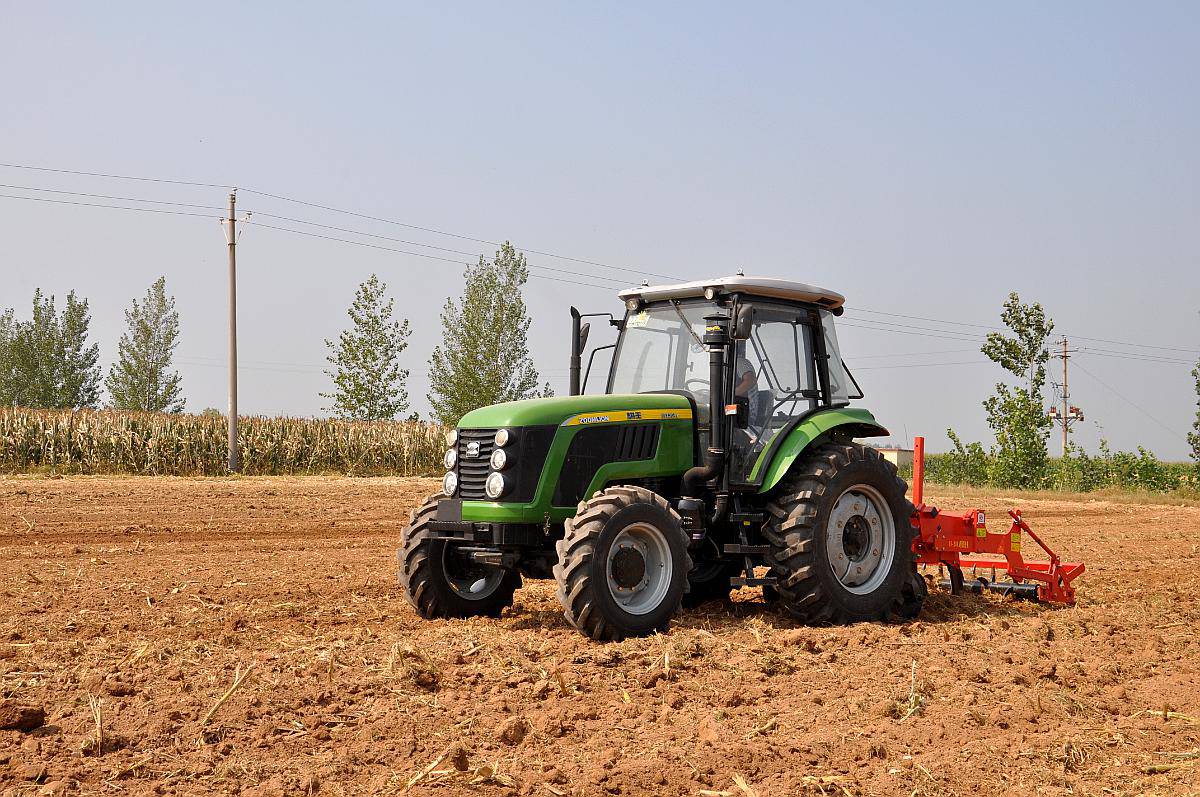 Tractor 125 HP Marca Chery con Cabina Cerrada 4X4 - Agroads