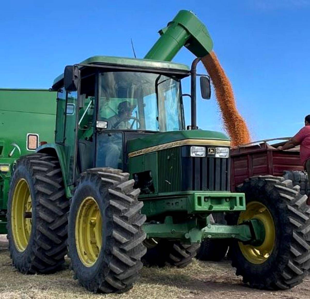 Tractor John Deere 6300 - año 1999 - Año: 1999 - Agroads