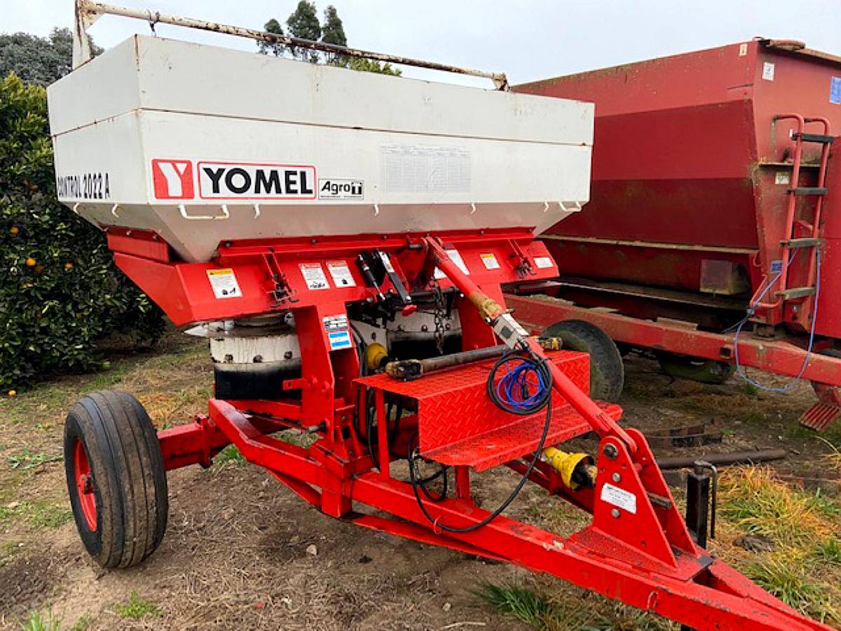 Fertilizadora Yomel 2022 con Balanza Hook, muy Buena - Agroads