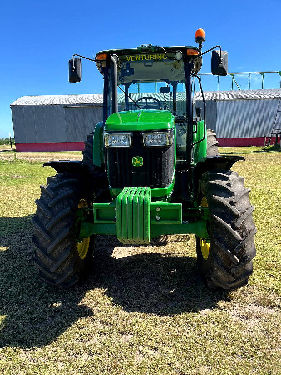 Tractor John Deere 6125j. año 2020 con 380hs. Como Nuevo - Agroads