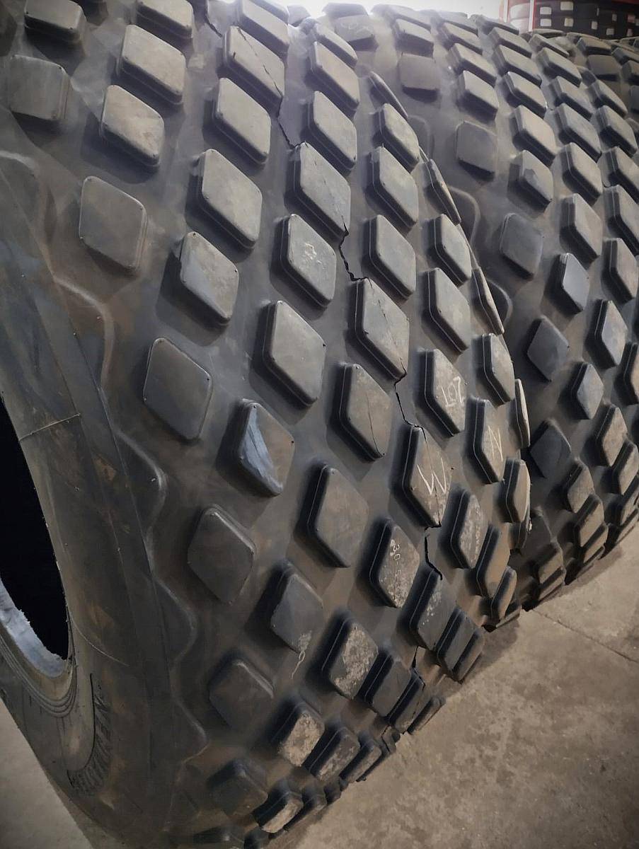 Cubiertas Nuevas 30.5l-32 (rombos) Neumaster R3 20t - Agroads