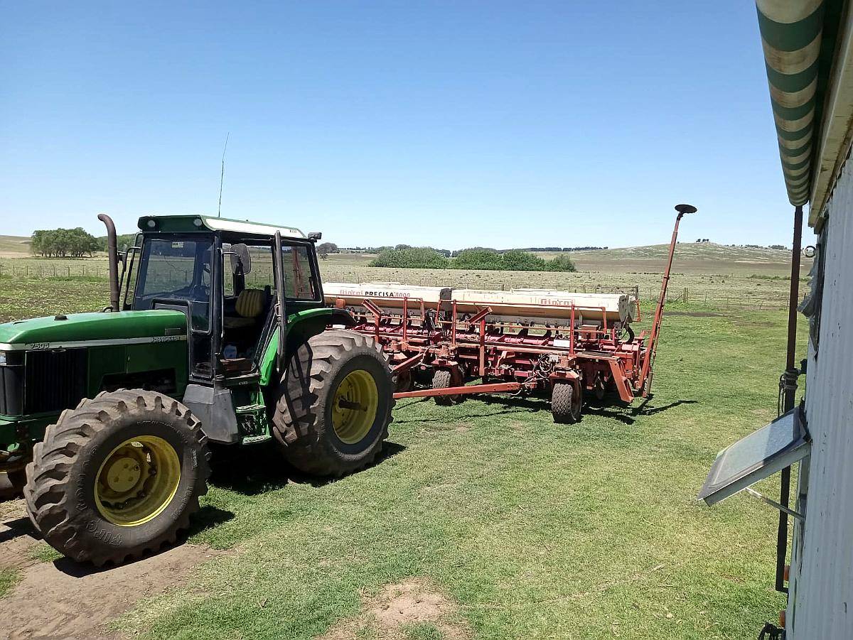 John Deere 7500 año 2004. M 15.000 HS. CAB Nac. - Año: 2004 - Agroads