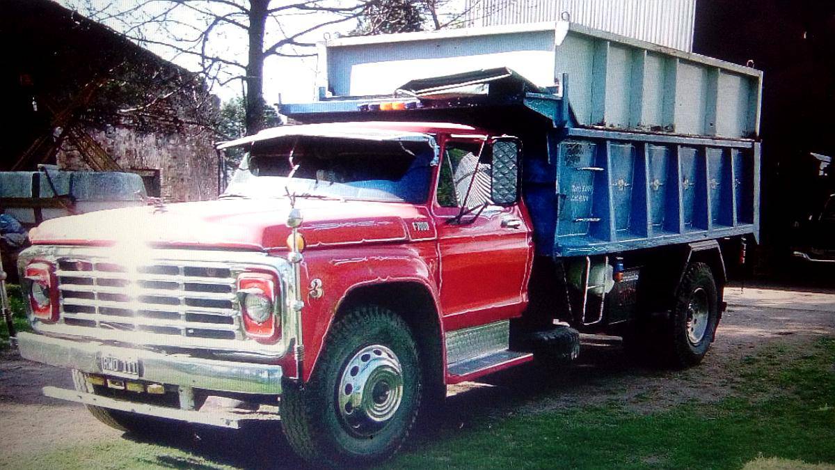Camion Ford F 7000 Volcador muy Bueno - Año: 1977 - Agroads