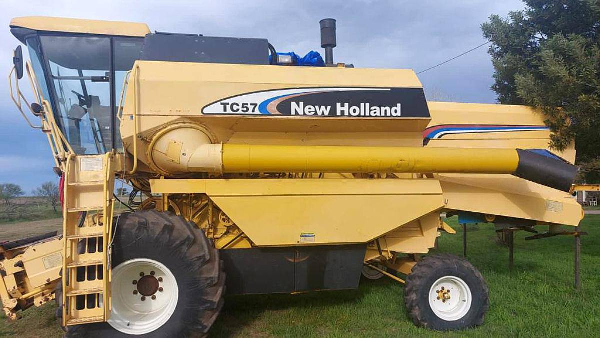 Cosechadora New Holland TC 57 Usada - Agroads