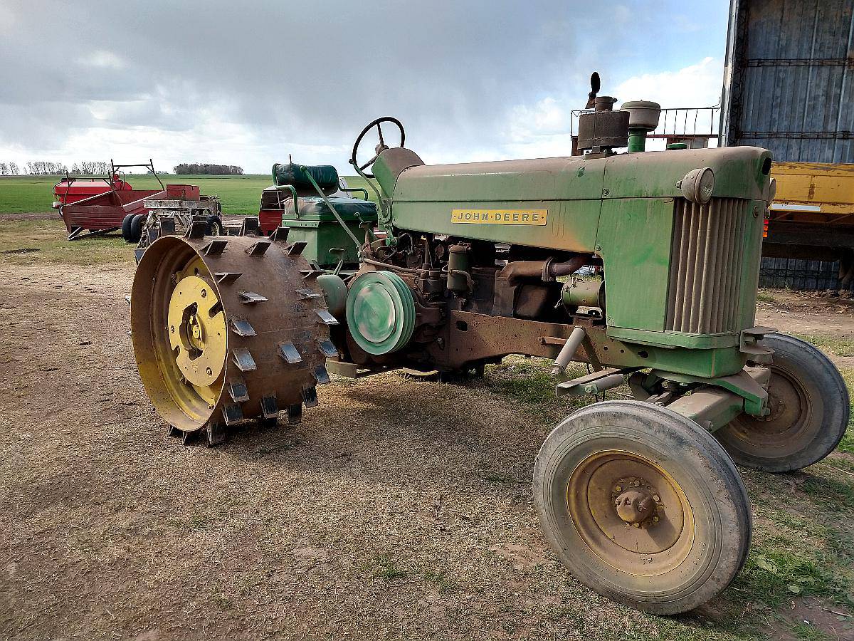 Vendo Tractor JD730 Bajo Rueda de Hierro - Año: 1967 - Agroads