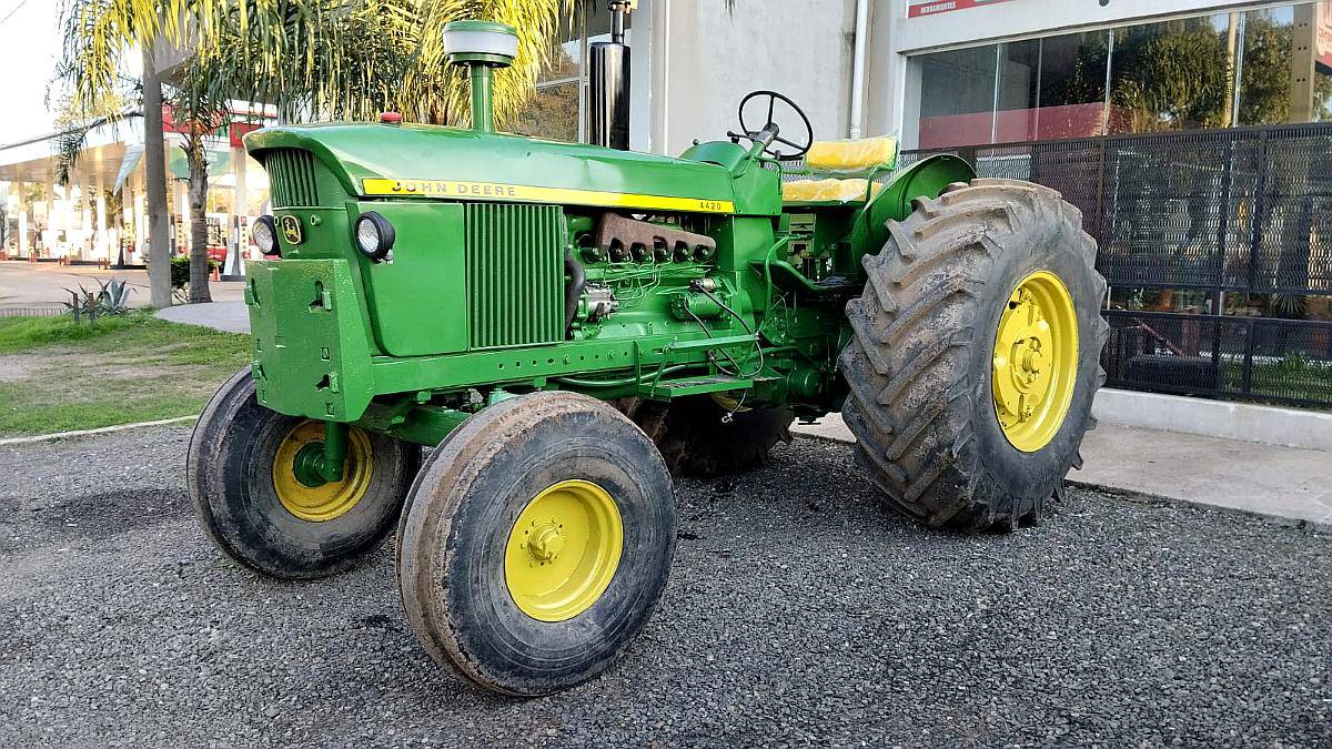 Tractor Jhon Deere 4420 (120 HP) - u$s 17.000 - Agroads