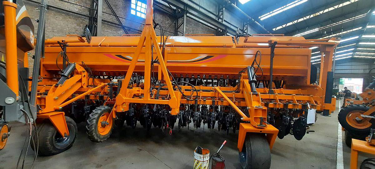 Sembradora Fabimag FG-01 37 Lineas a 19 cm año 2014 Reparada - Agroads