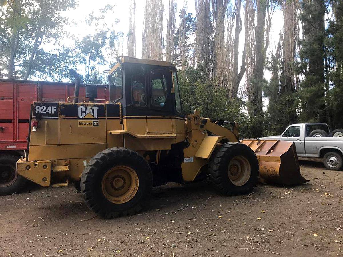 Cargadora Caterpillar - 924 F.- Motor 1000 HS. Balde 2 Mts - Agroads
