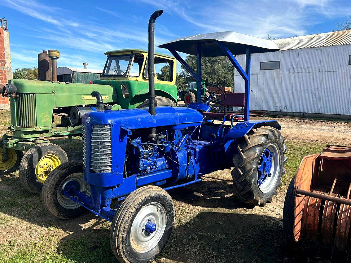 Zetor Motor Perkin 4 con Tres Puntos - Año: 2022 - Agroads (cod: 968601)
