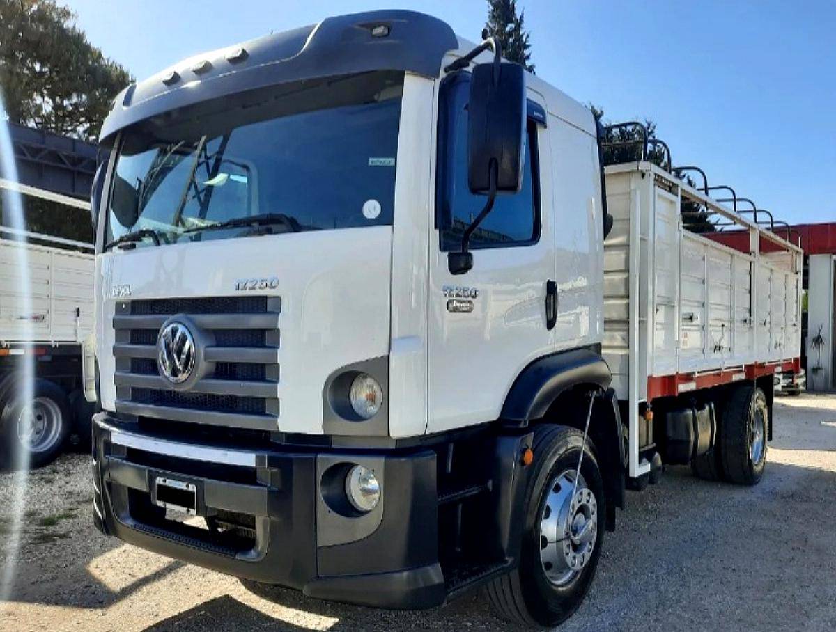 Volkswagen Dovol 17250 Carrozado - Año: 2017 - $ 12.000.000 - Agroads ...