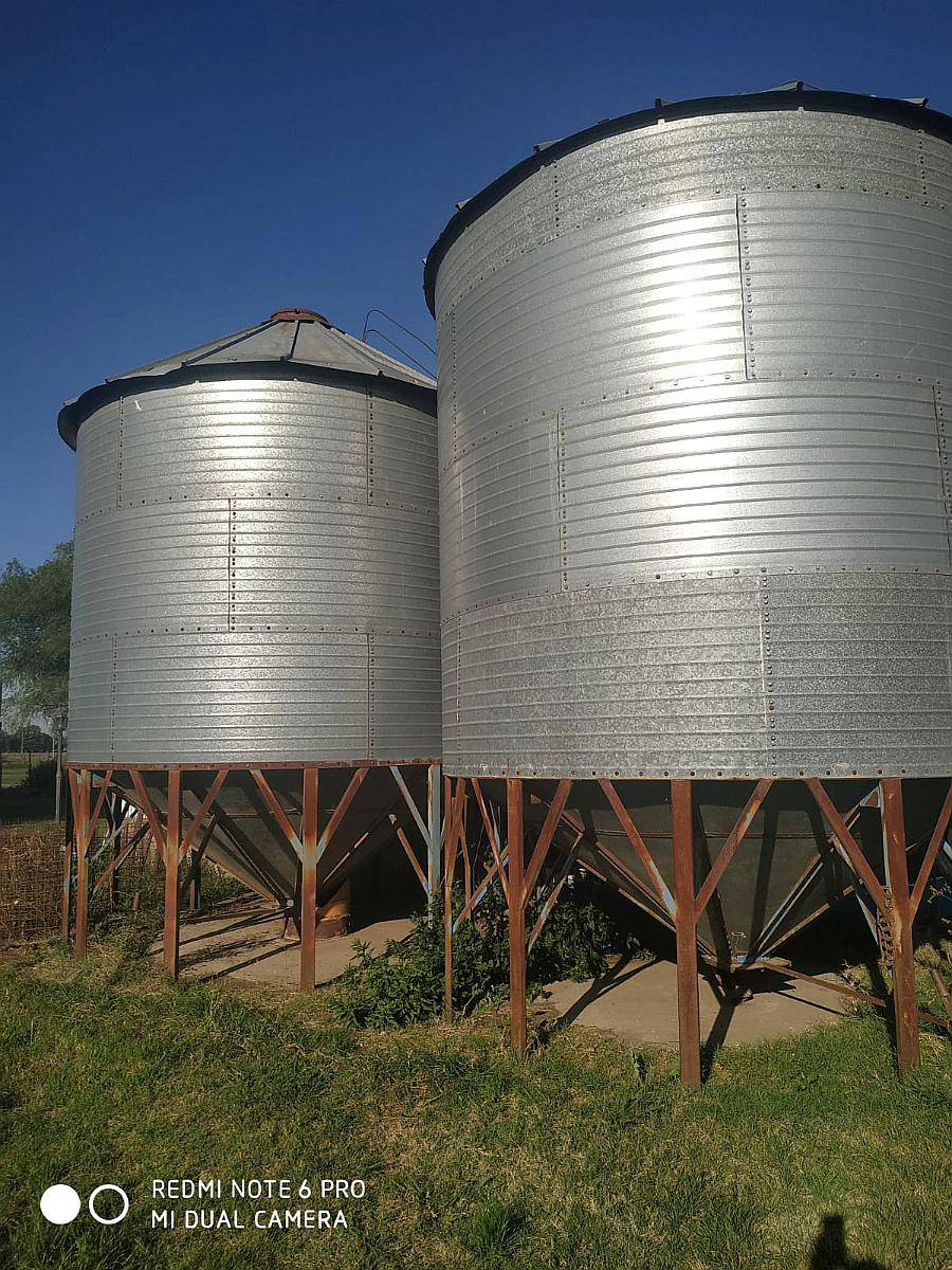Silos Aereos 30t C/U con Chimango de Descarga - $ 1.800.000 - Agroads