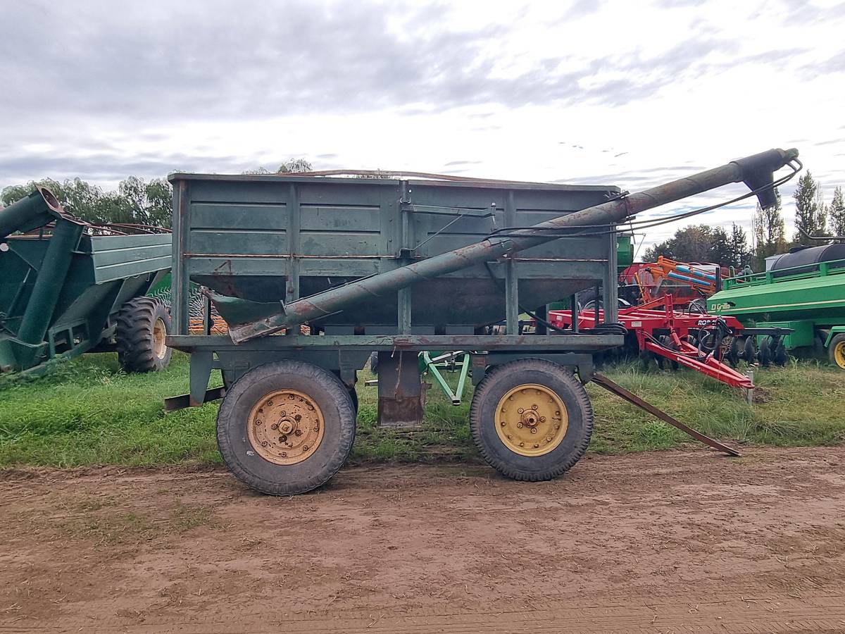 Tolva Rodeo de 6tt con Sinfín - Agroads