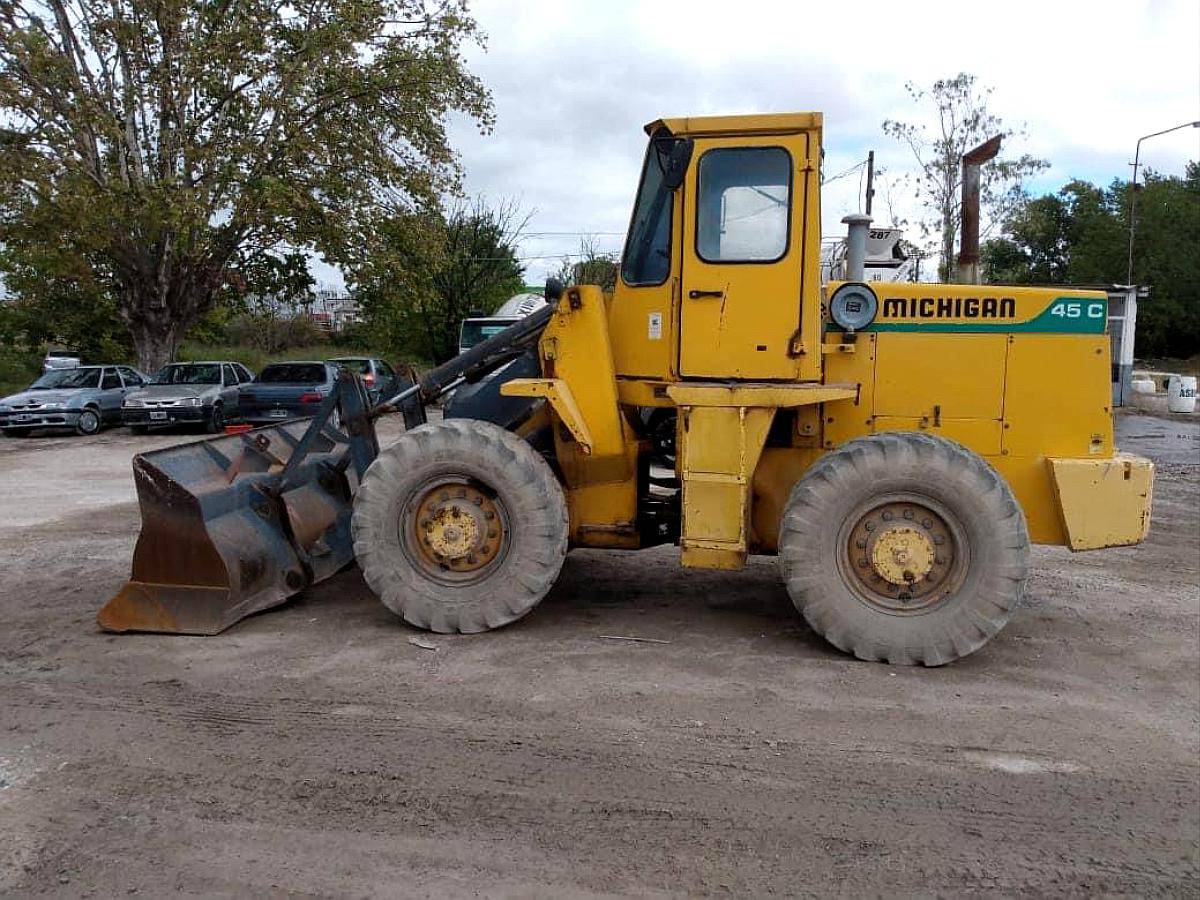 Pala Cargadora Michigan 45 C. - Año: 1990 - u$s 42.000 - Agroads