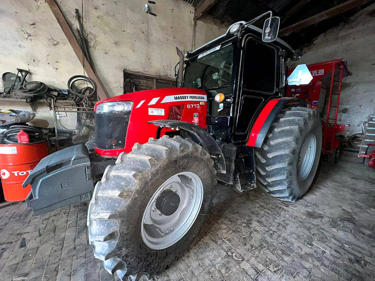 Massey Ferguson 6713 - año 2019 - 1900 Hs C/ Piloto JD - Agroads