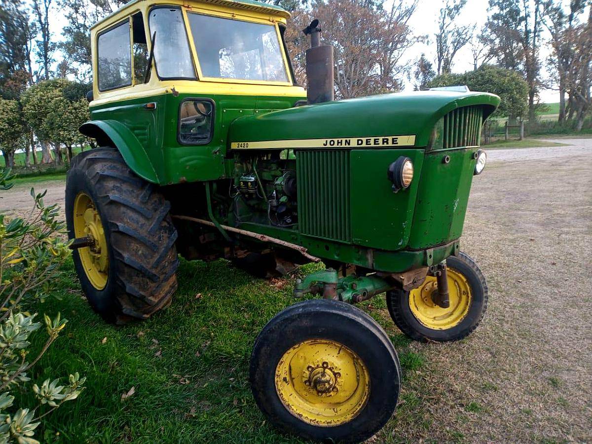 Tractor John Deere 2420 70 HP (impecable ) 1976 - Año: 1976 - Agroads