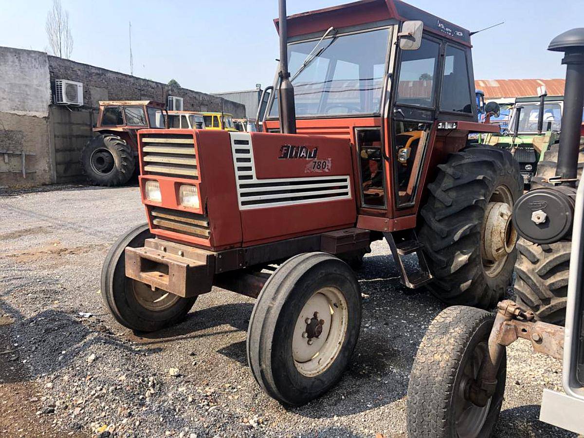 Fiat 780 año 1985, Cabina, Hidraulicos - Año: 1985 - Agroads