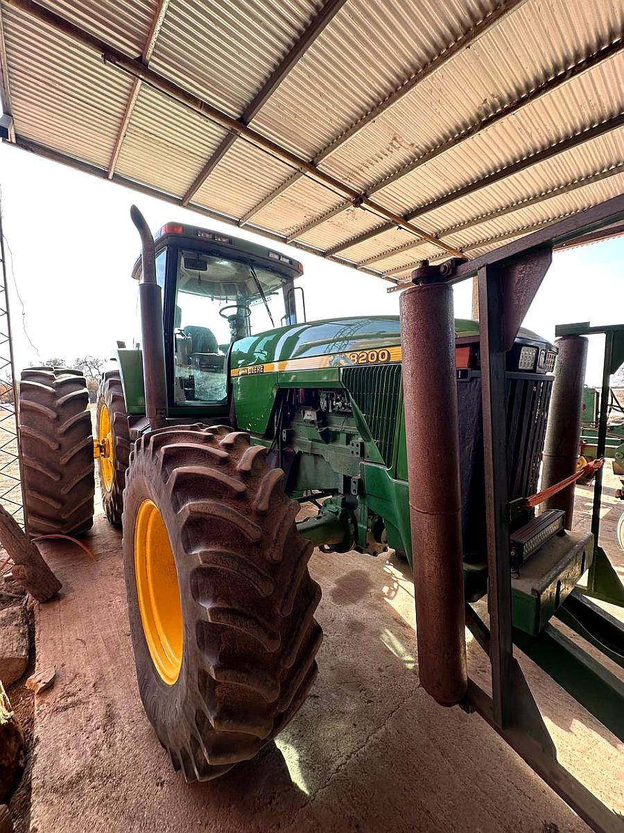 Tractor John Deere 8200 - Año: 1996 - Agroads