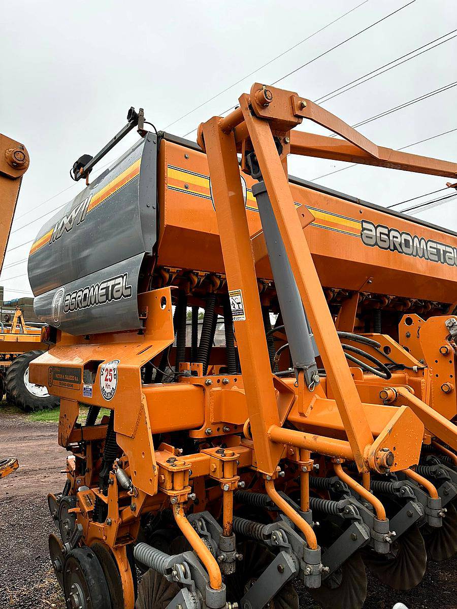 Agrometal MXY 2 33a21 con Placas - Agroads