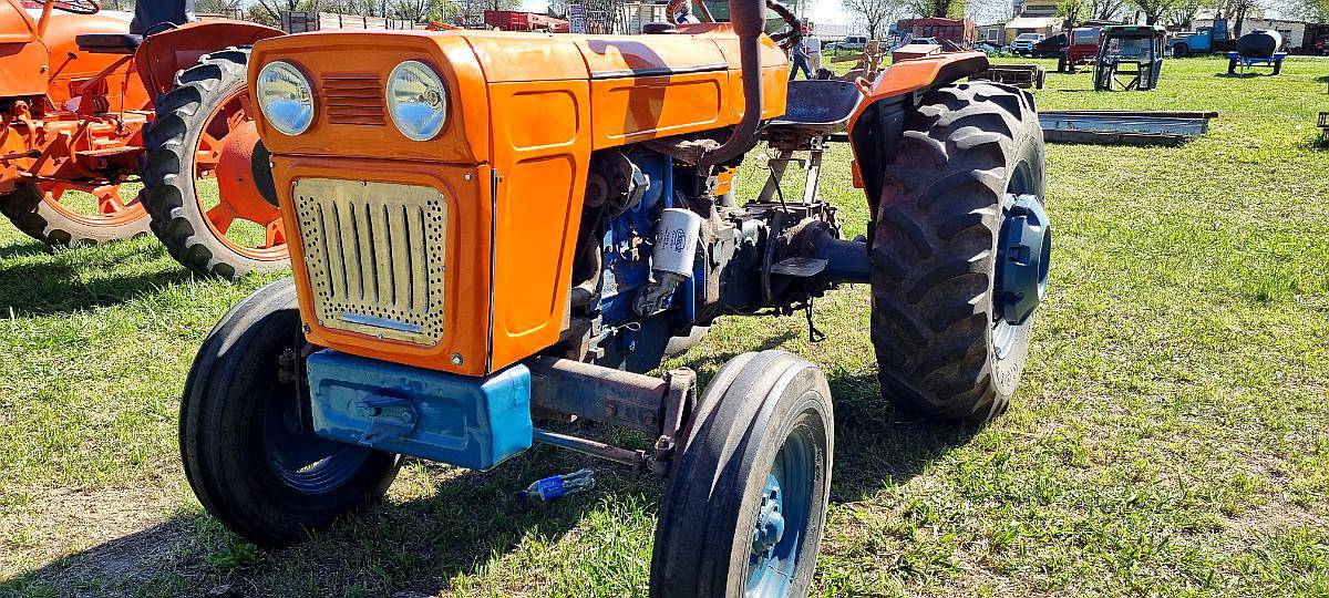 Fiat 400 e sin Tres Puntos. - Año: 1978 - Agroads