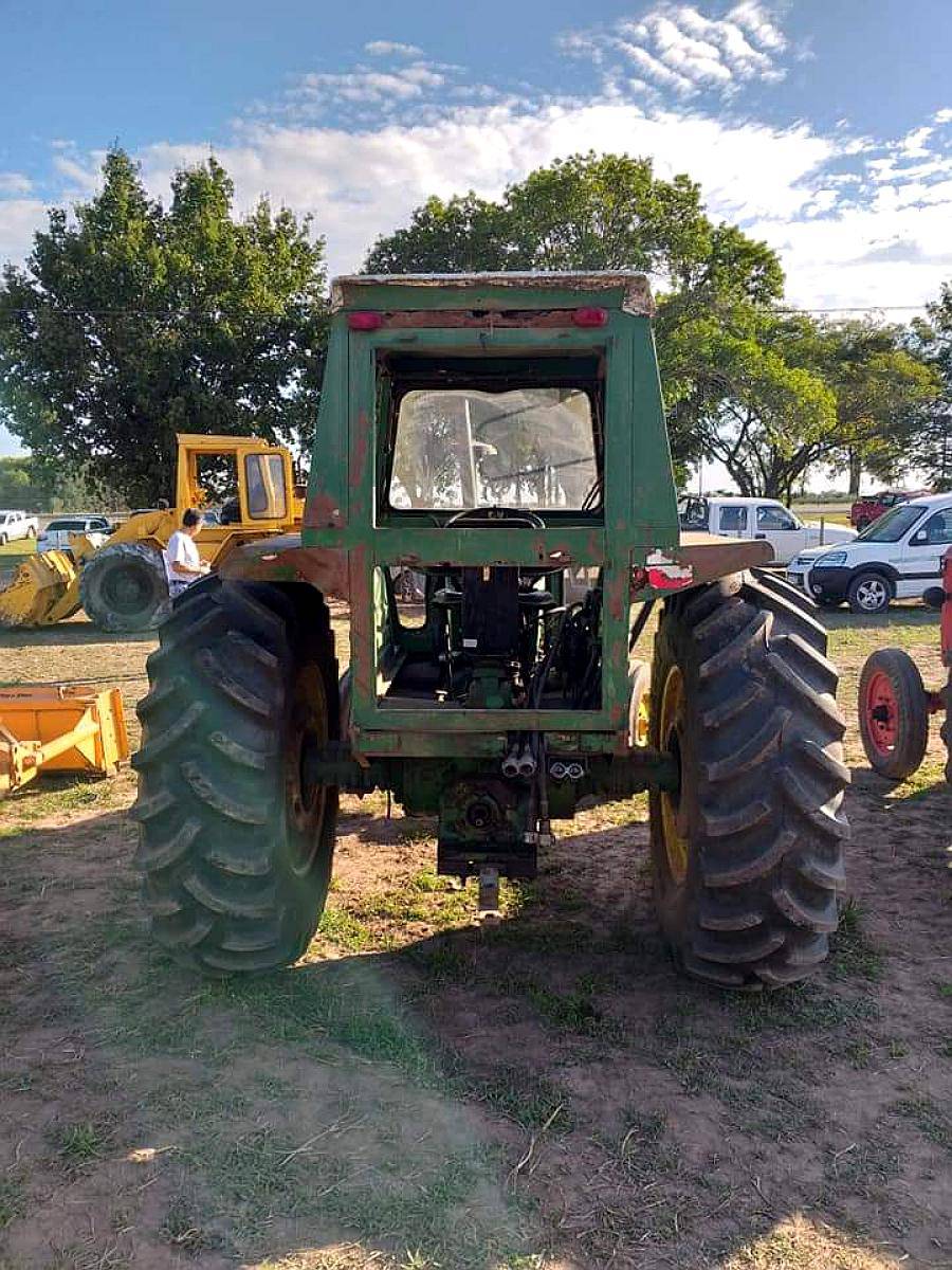 Tractor John Deere 2140 - Año: 1986 - u$s 10.000 - Agroads