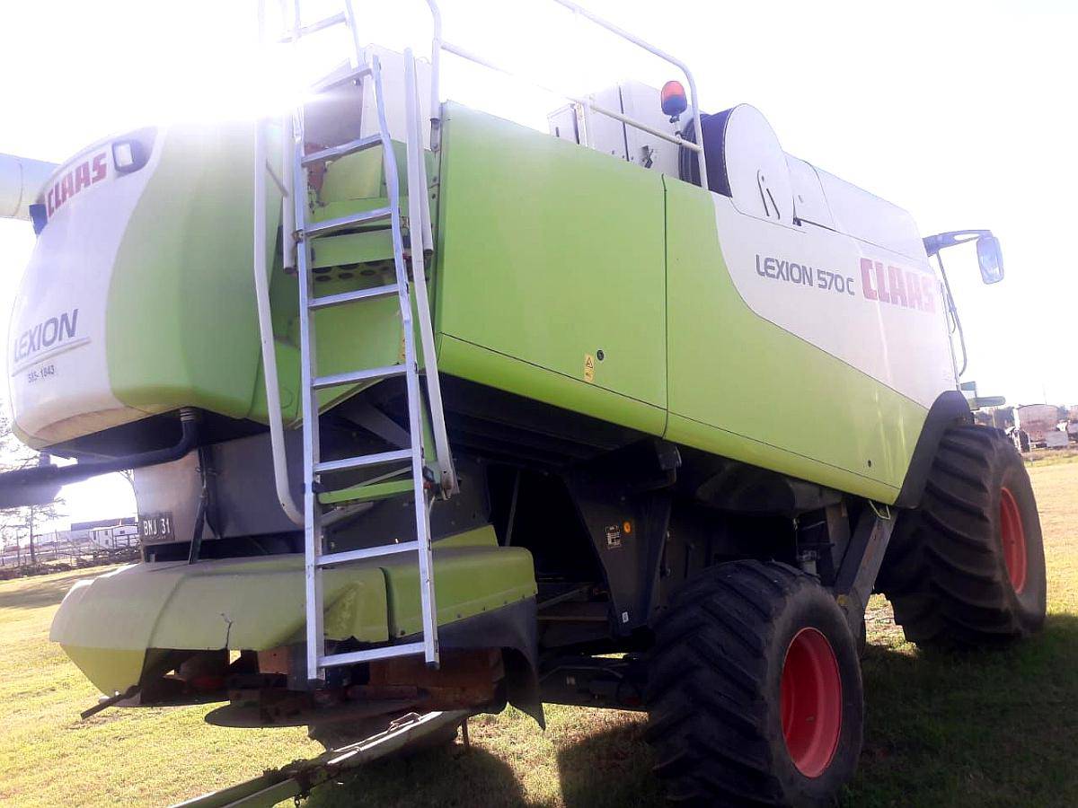 Cosechadora Marca Claas Lexion 570c con Plataforma de 30 PIE - Agroads