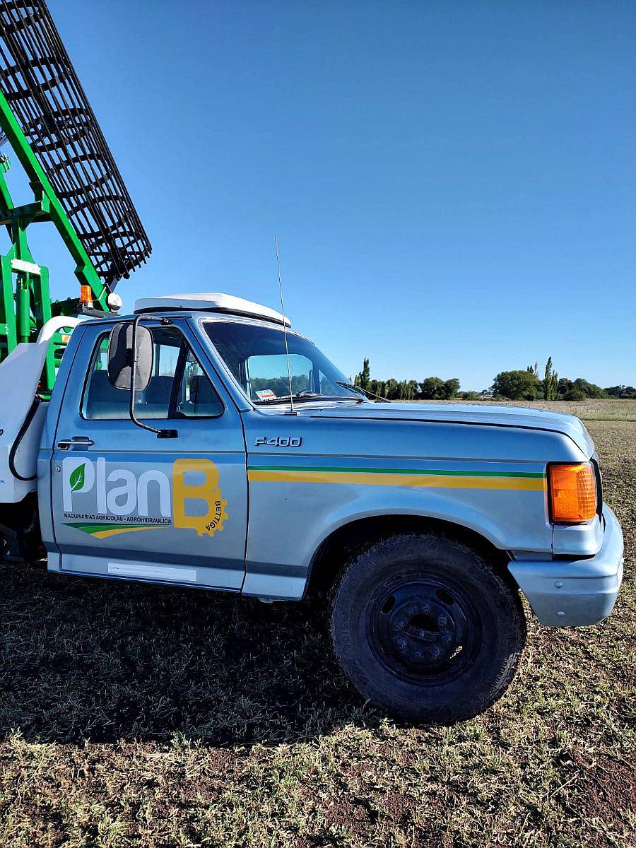 Camion Ford F400 Motor con 10 Mil Horas - Año: 1989 - Agroads