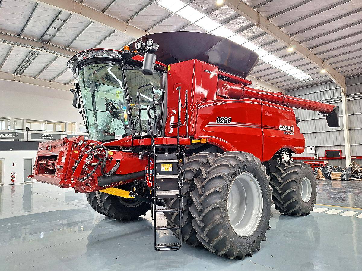 En Stock - Cosechadora Case IH Axial-flow 8260 - Draper 45 - Agroads