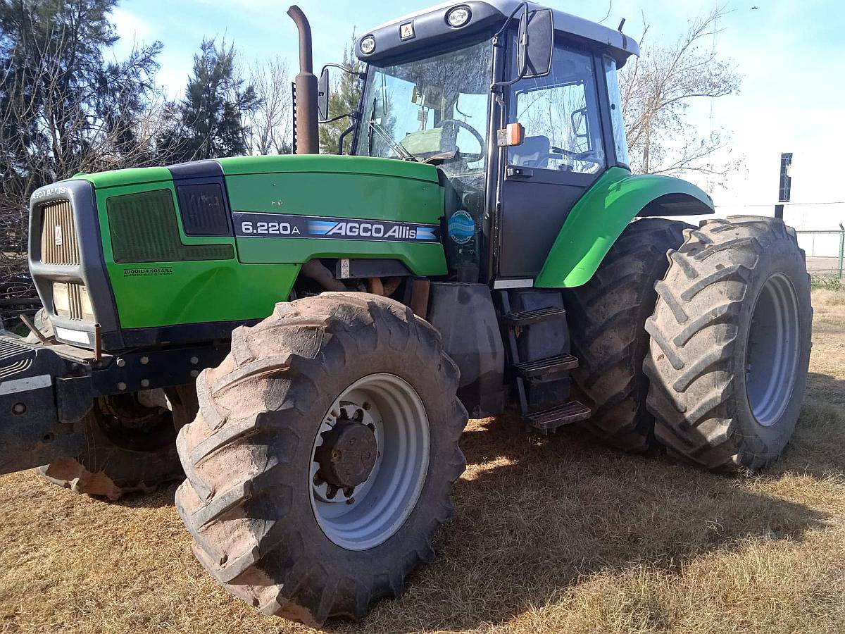 Tractor Agco Allis 220 DT con Duales y Centro Cerrado - Agroads