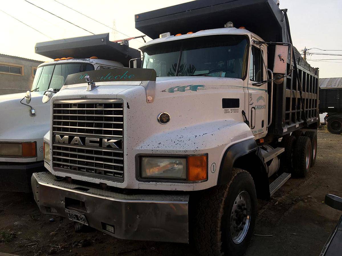 Camión Importado Mack Tatu 6X4 Volcadora - 1.999 / Americano - Agroads