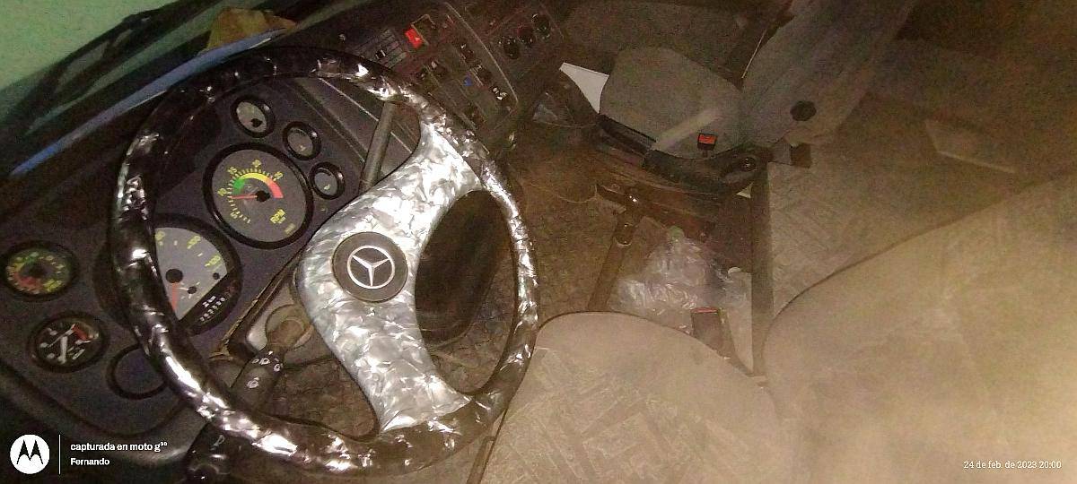 Vende Mercedes 1638 Mod. 2015 - Agroads