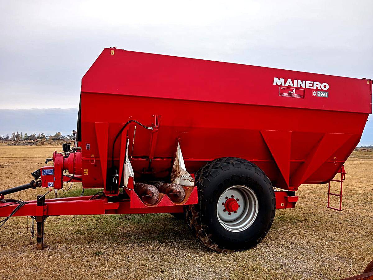 Mixer Mainero 2961 con Balanza Magris, Excelente - Agroads