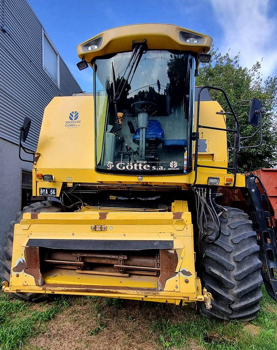 Cosechadora New Holland TC 5090 4X4 - Año: 2008 - Agroads
