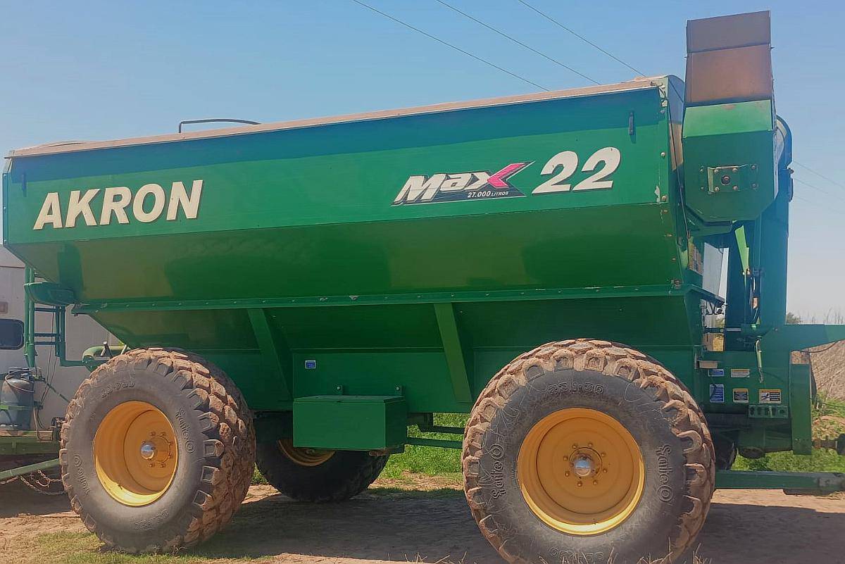 Tolva Autodescargable Akron Max22,año 2010,c/balanza y Destp - Agroads