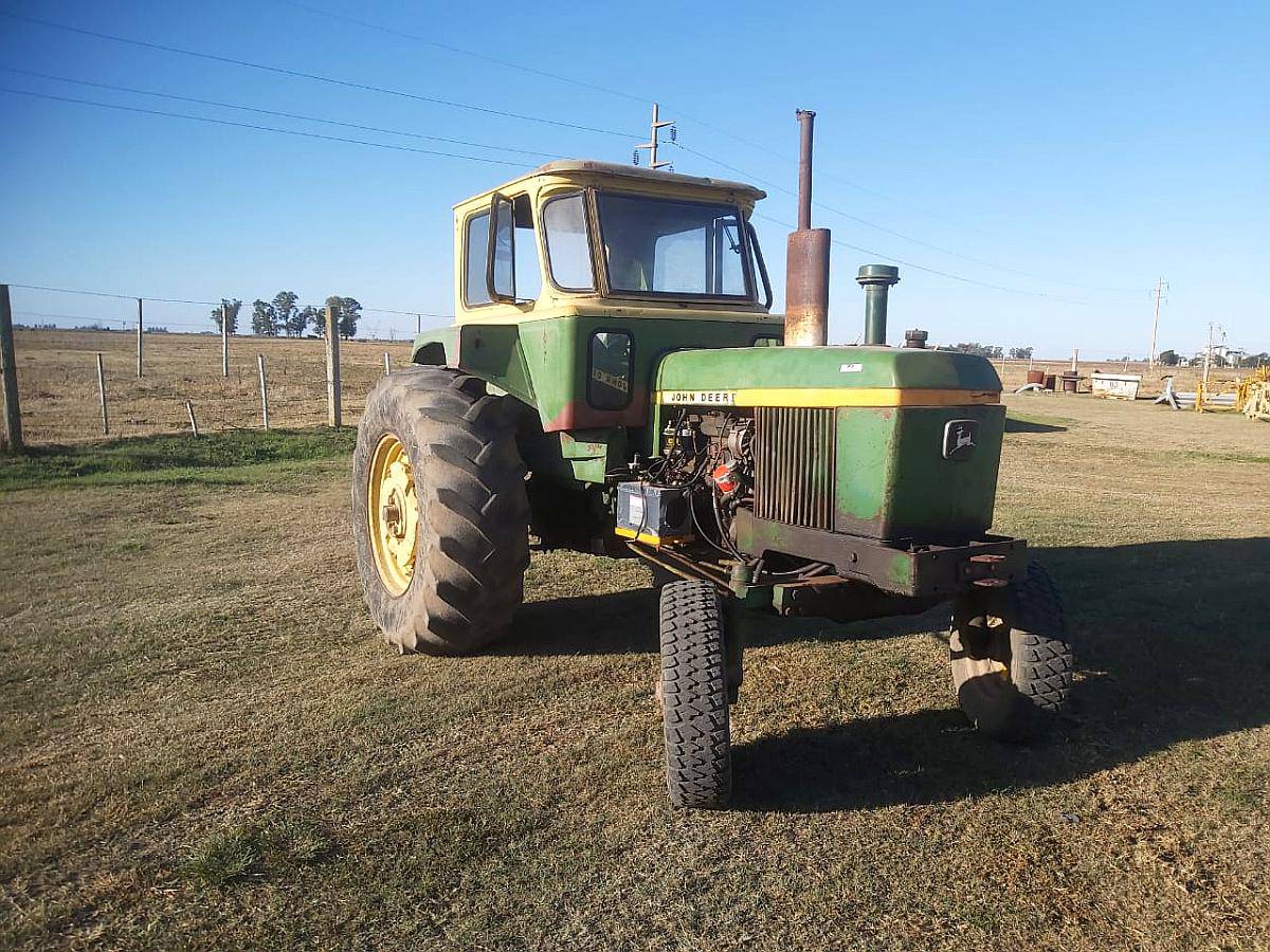 Tractor John Deere 2730 - Agroads