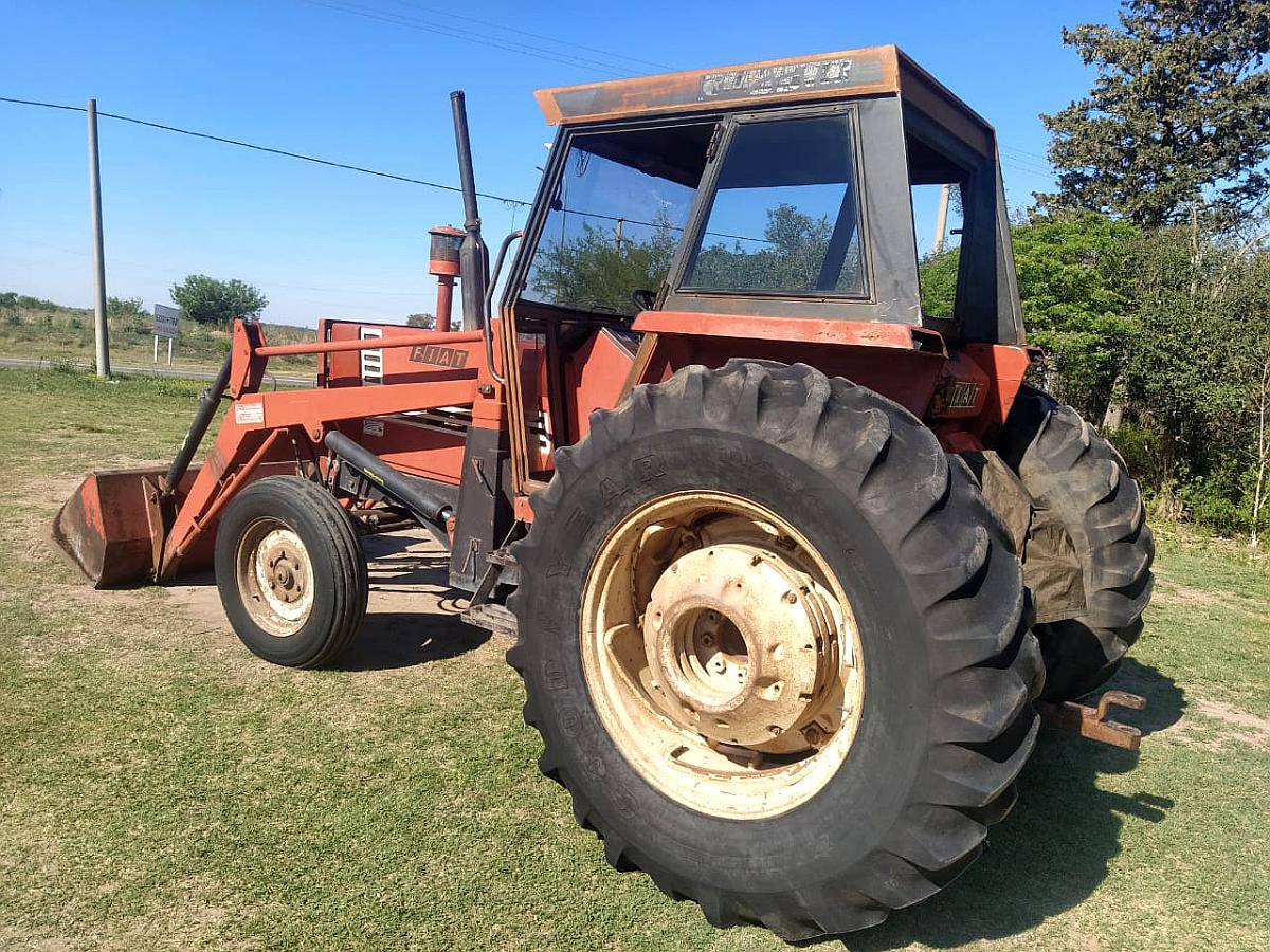 Fiat 880-5 Original con Pala y Pinche - Año: 1990 - Agroads