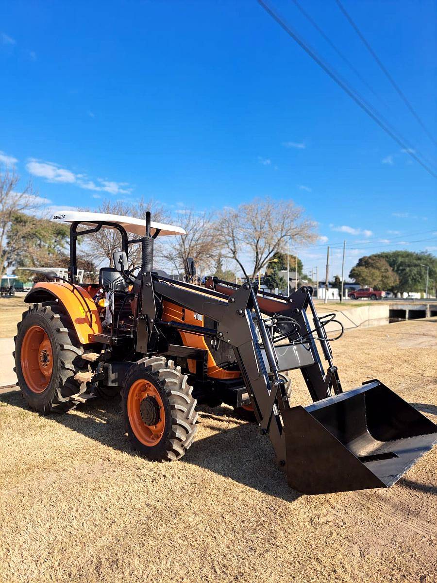 Tractor Zanello 4100 con Pala - Año: 2026 - u$s 44.460 - Agroads