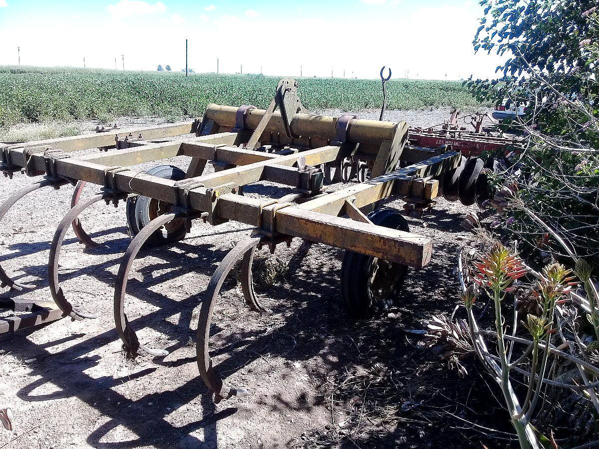 Arado de Cincel Cantábrica de 9 Púas (9) - Año: 1980 - Agroads