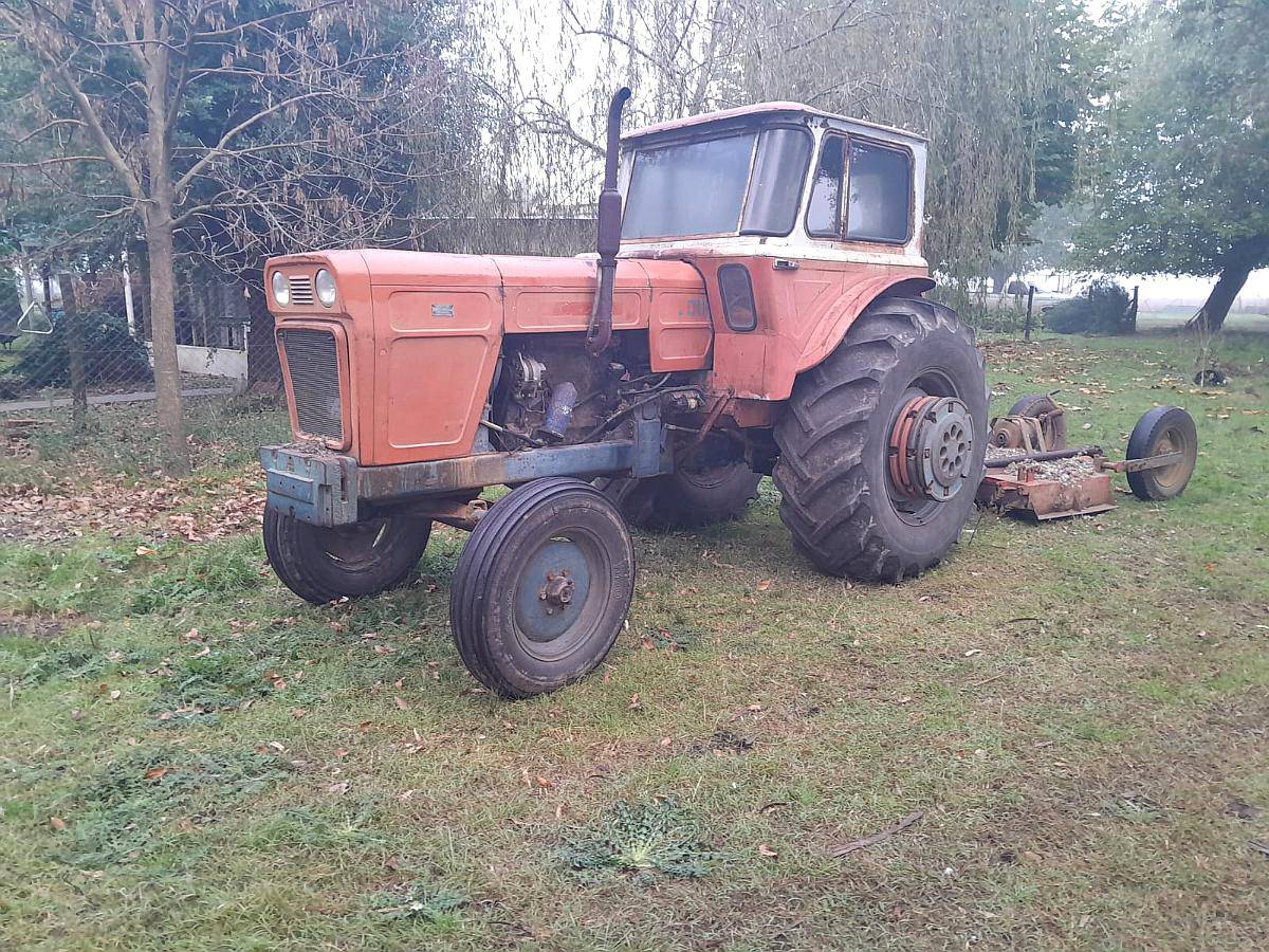Vendo Tractor (fiat 700) - Año: 1989 - u$s 12.500 - Agroads