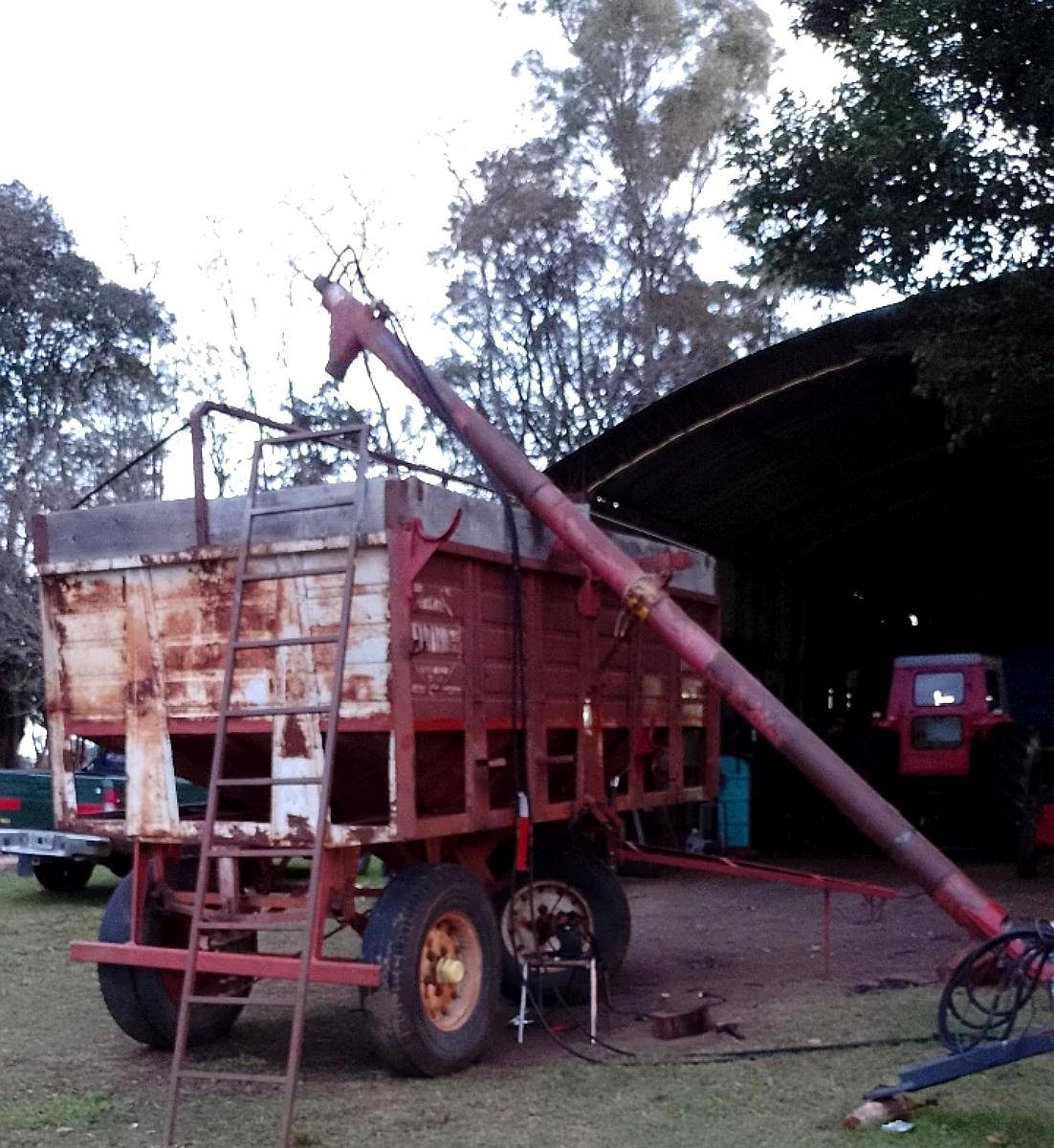Tolva Semilleras Ferrario 7tt - $ 6.000.000 - Agroads