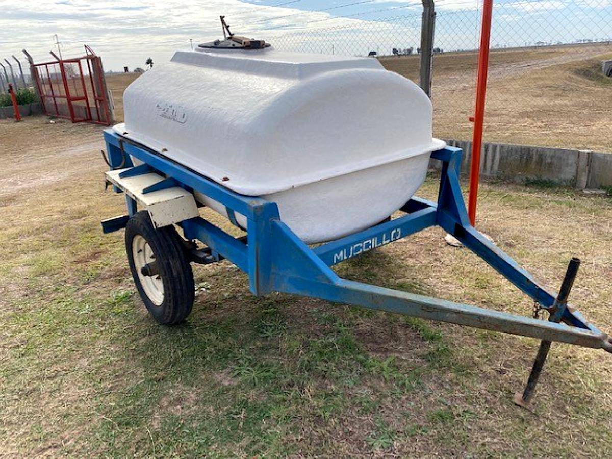 Muccillo 1200 Lts Fibra de Vidrio - Agroads