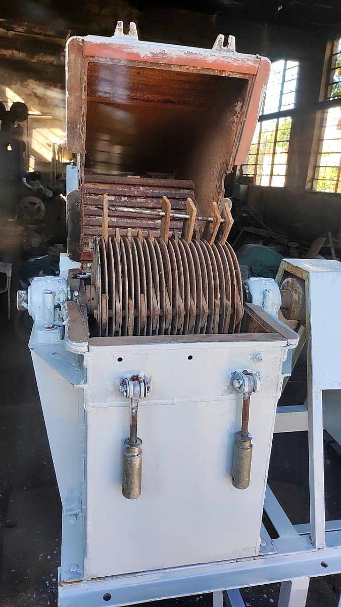 Molino a Martillo con Motor - u$s 3.500 - Agroads (cod: 1010902)